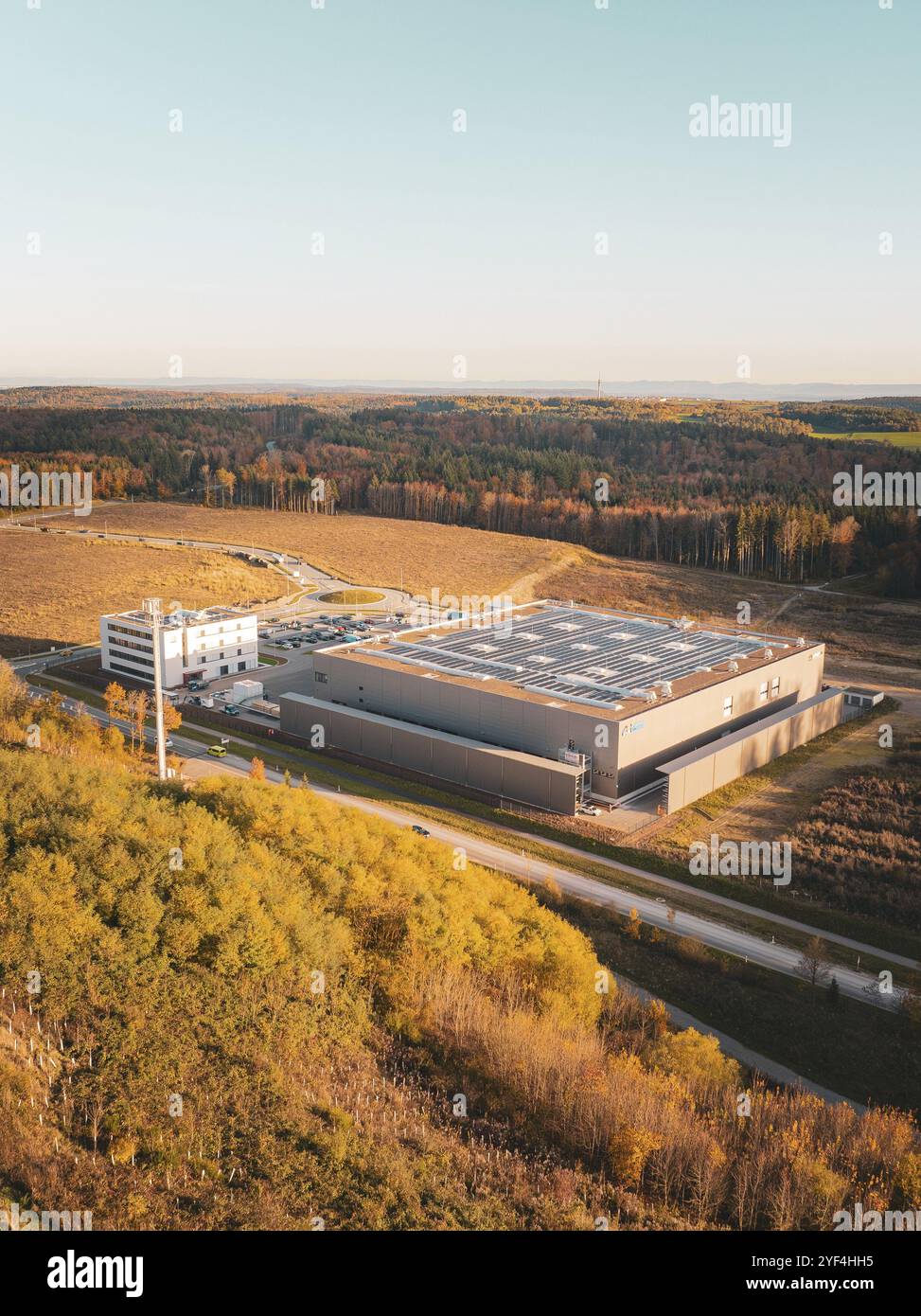 Aerial view empty factory building hi-res stock photography and images ...