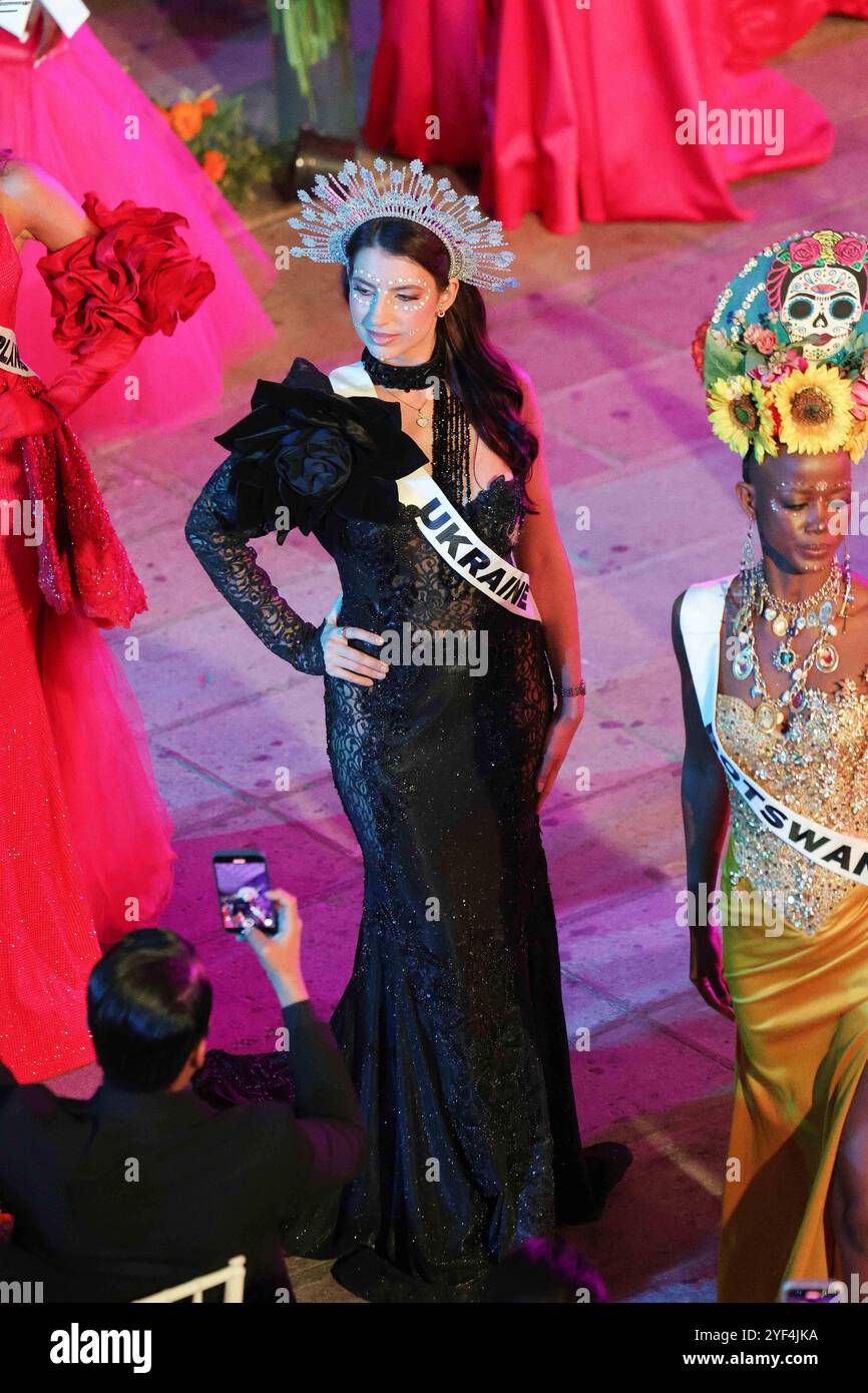 Miss Universe Catrinas Gala Catwalk Miss Ukraine Alina Ponomarenko ...