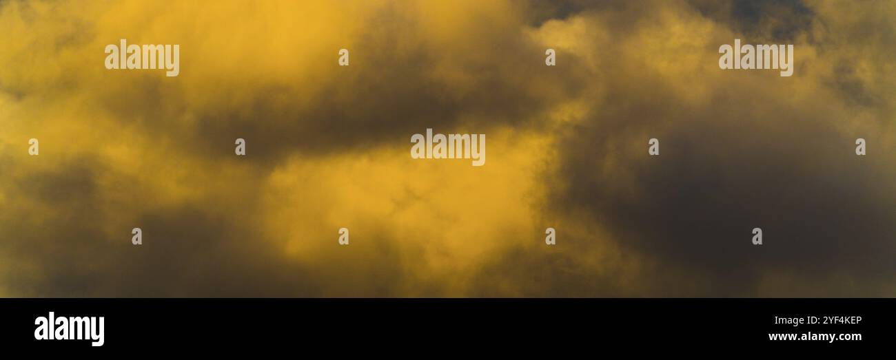 Clouds floating across sky hi-res stock photography and images - Alamy
