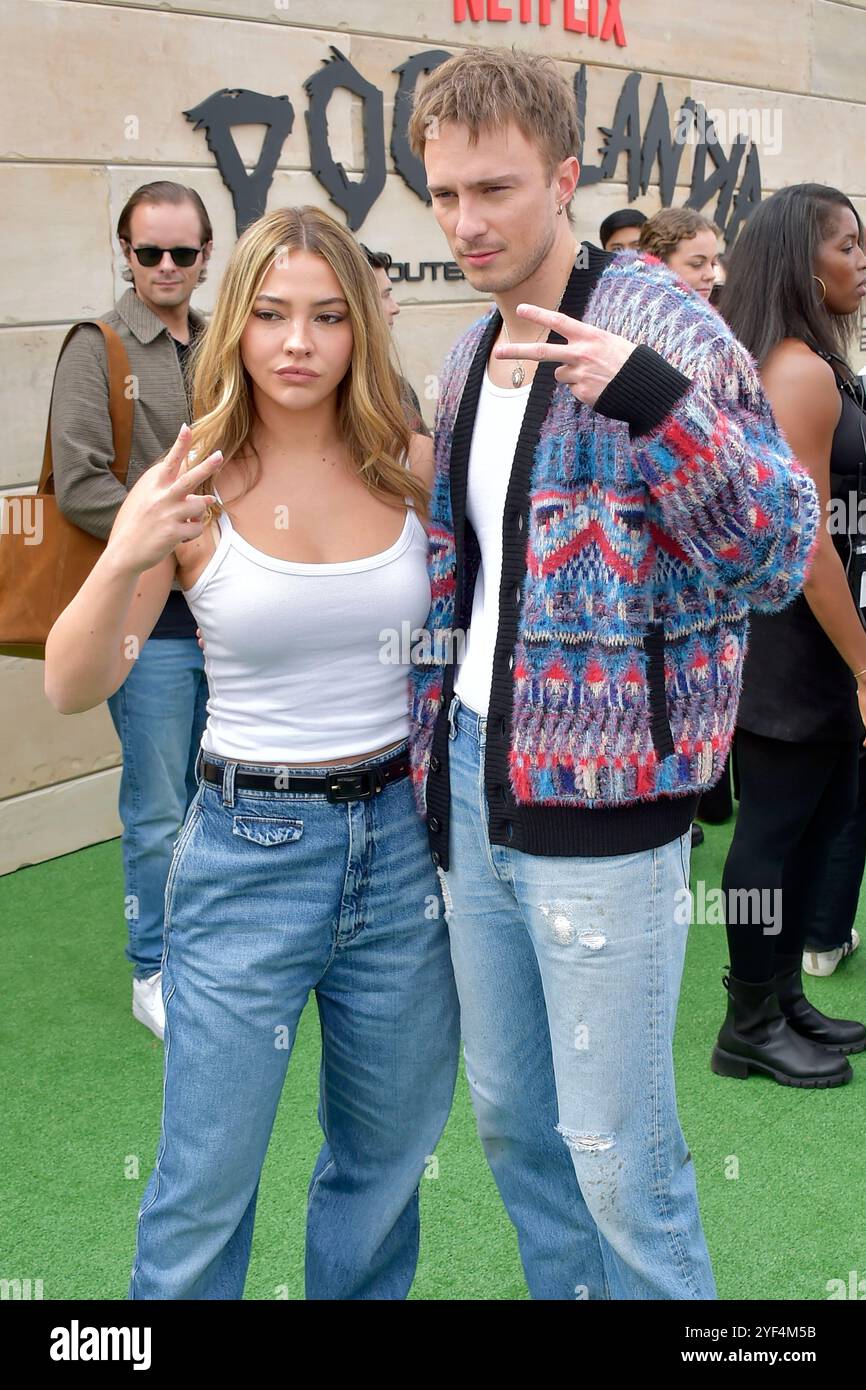 Madelyn Cline und Drew Starkey beim Netflix Event 'Poguelandia: An ...