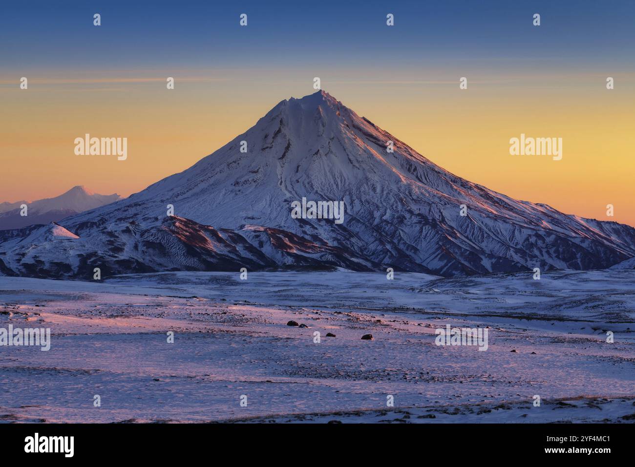 Beautiful scenery kamchatka volcanoes hi-res stock photography and ...