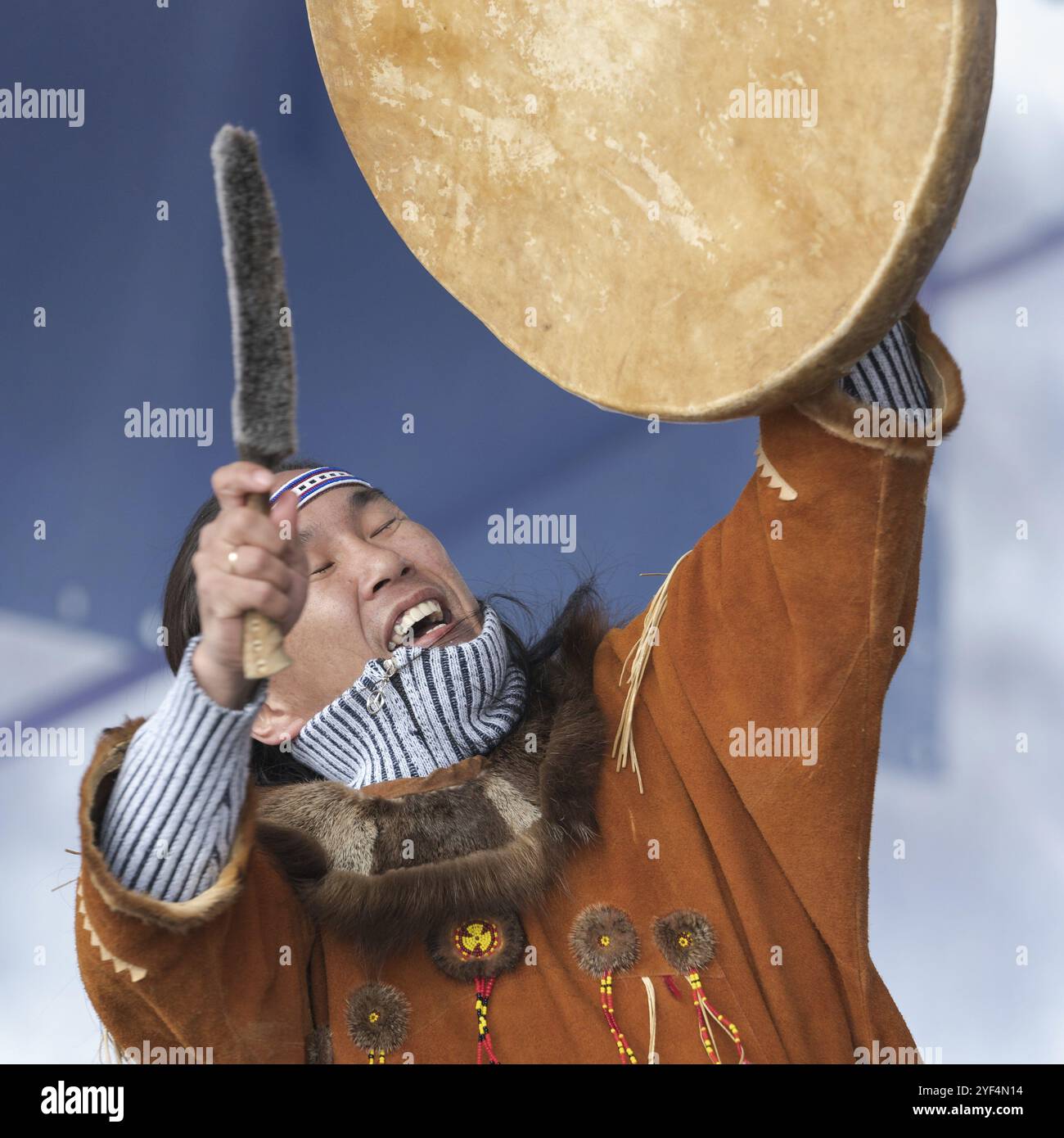 Aboriginal dancer in national clothes of indigenous people dancing with ...