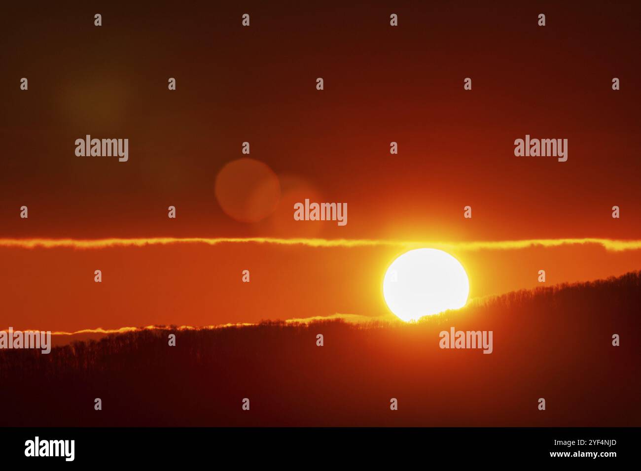 Lights rays leaks beam hi-res stock photography and images - Alamy