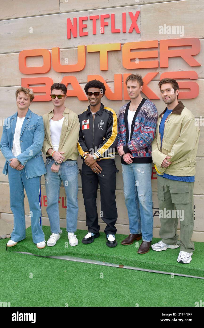 Rudy Pankow, Chase Stokes, Jonathan Daviss, Drew Starkey und Austin ...