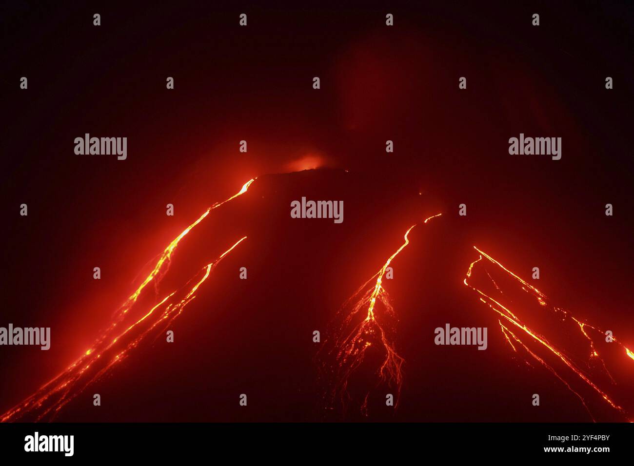 Volcanic landscape of Kamchatka: night view of eruption Volcano ...