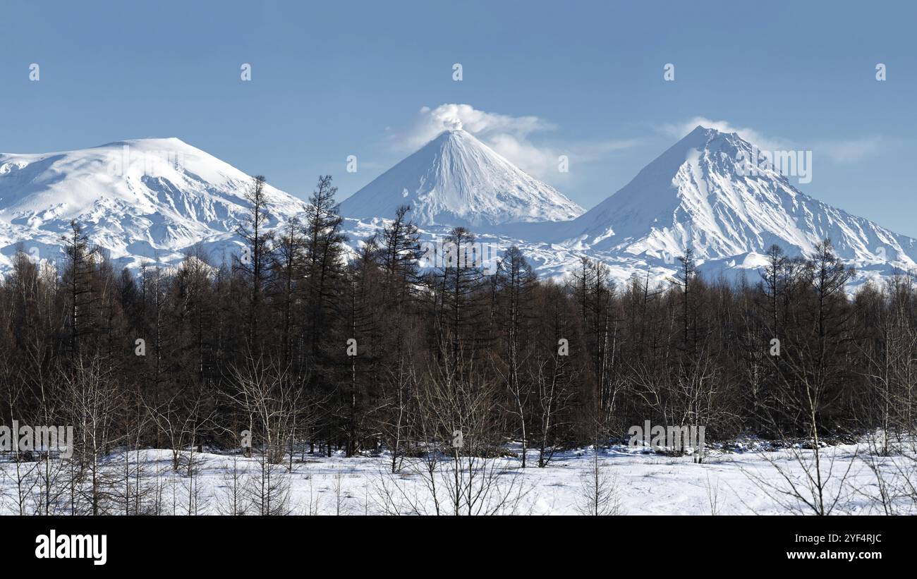 Scenery panorama winter mountain landscape of Kamchatka Peninsula ...