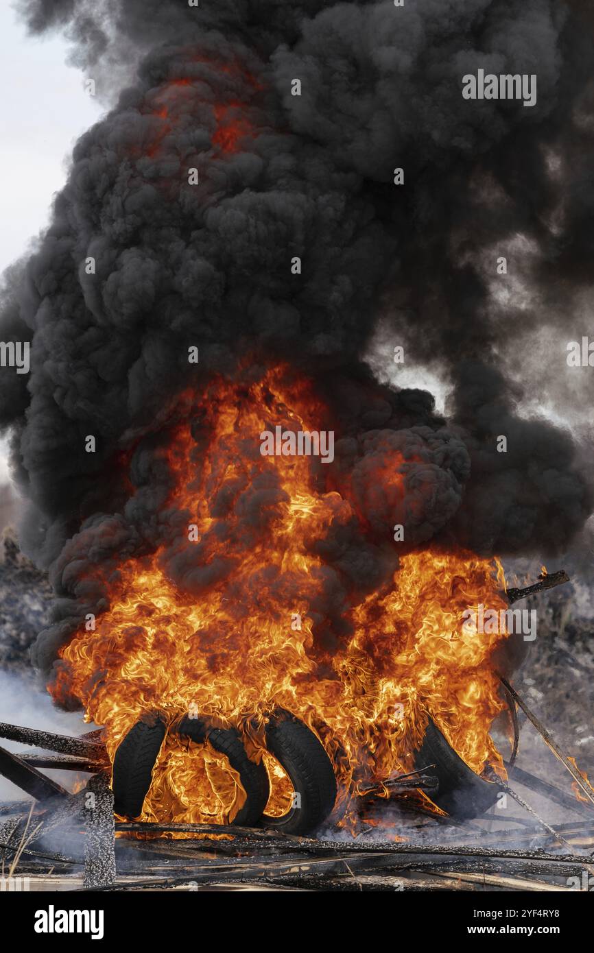 Flame tire hi-res stock photography and images - Alamy