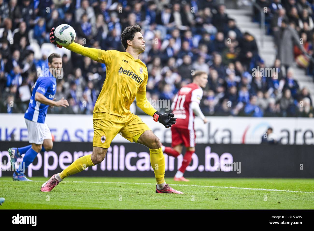 Antwerp's goalkeeper Senne Lammens pictured in action during a soccer ...