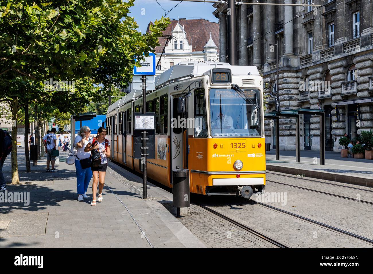 Budapest tram public transport hi-res stock photography and images - Alamy
