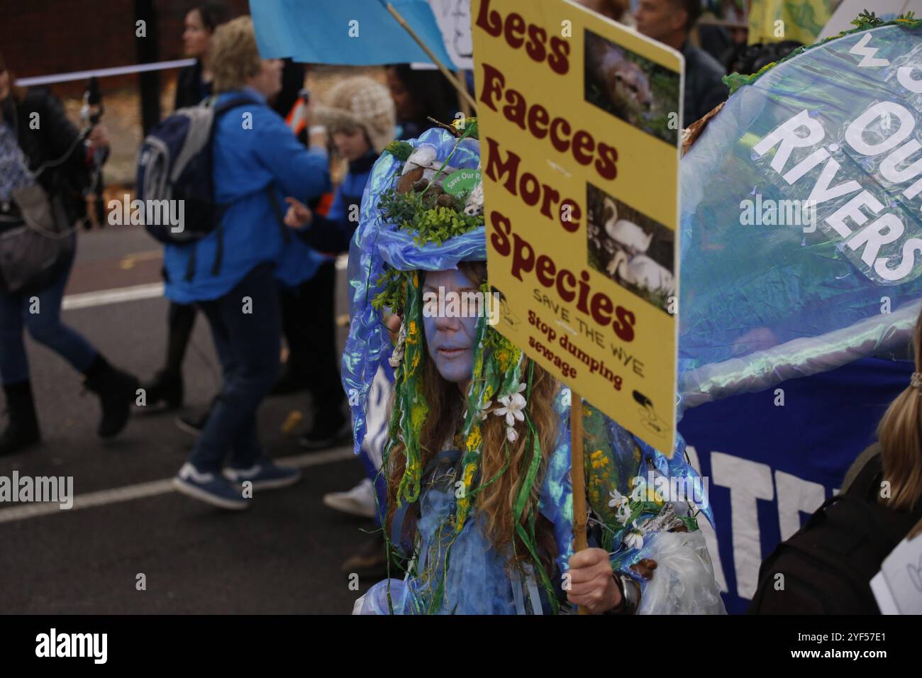 Thames water sewage protest hi-res stock photography and images - Alamy