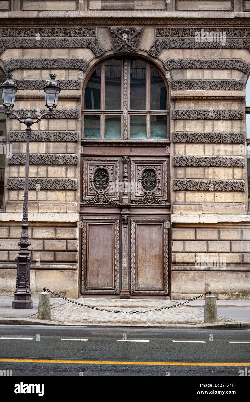 Wooden door of Louvre Museum Stock Photo - Alamy