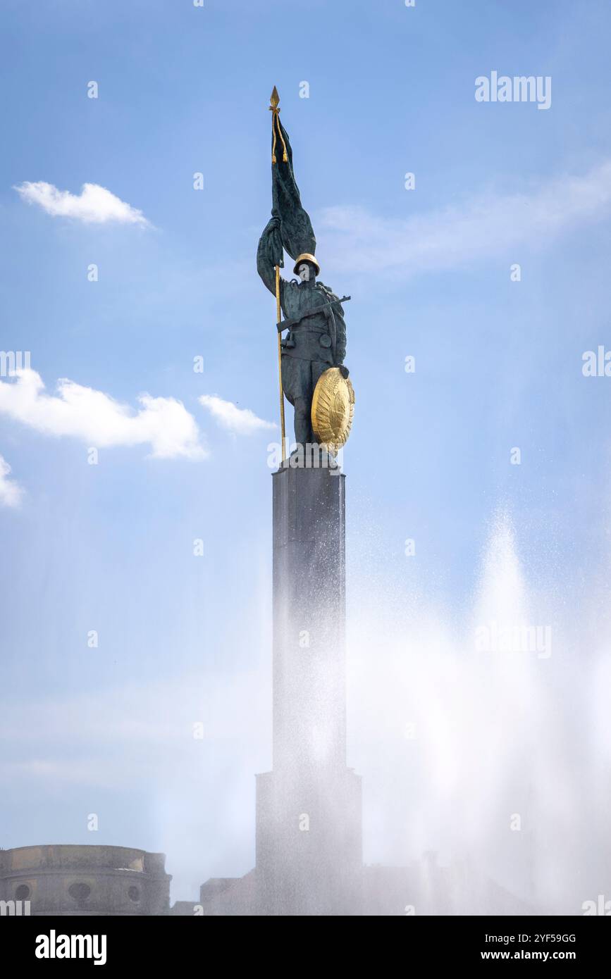 Soviet war memorial vienna hi-res stock photography and images - Alamy