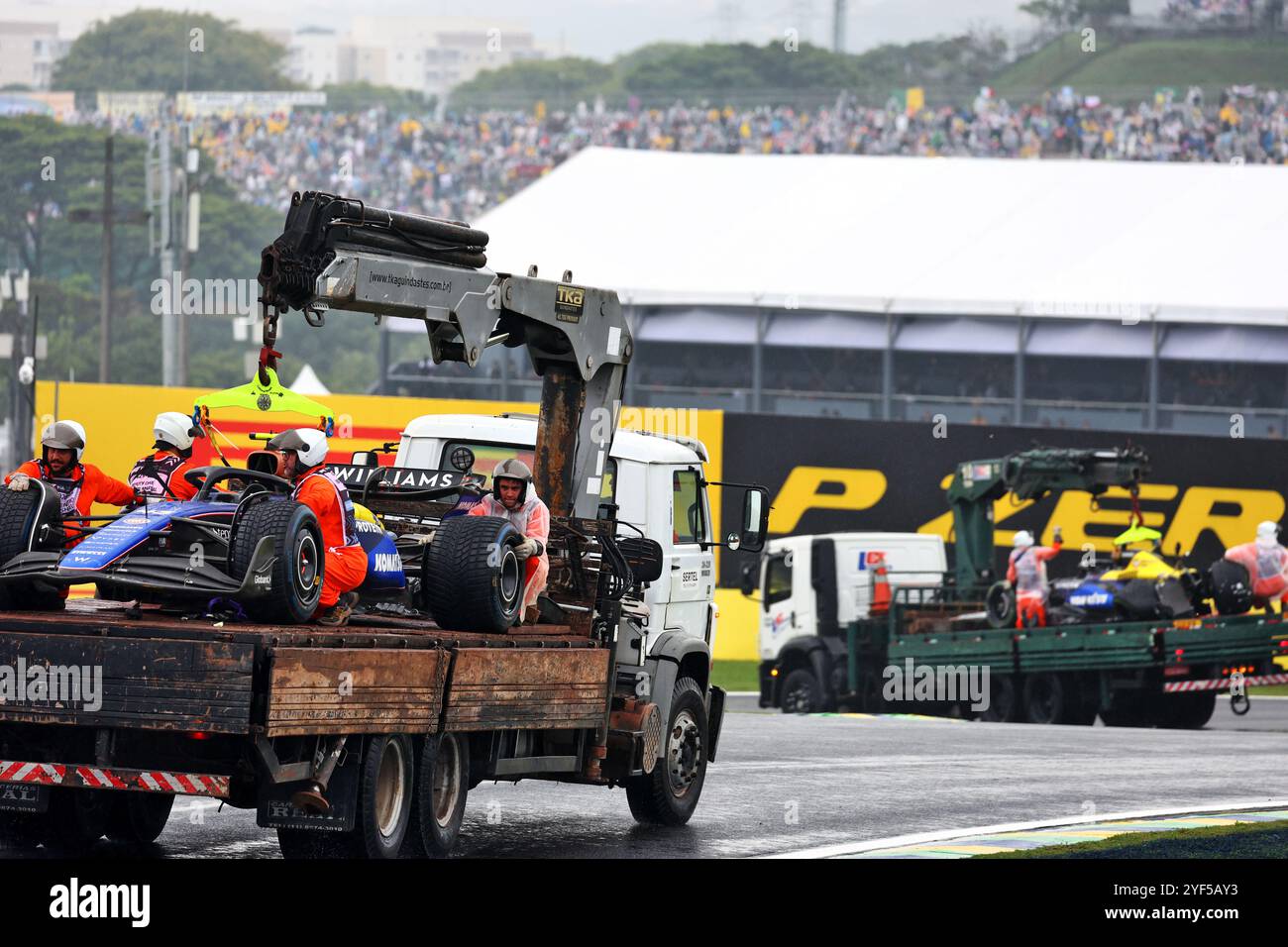 Franco colapinto f1 brazilian gp crash hi-res stock photography and ...