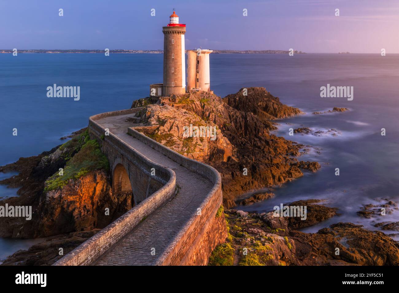 Le minou lighthouse brittany hi-res stock photography and images - Alamy