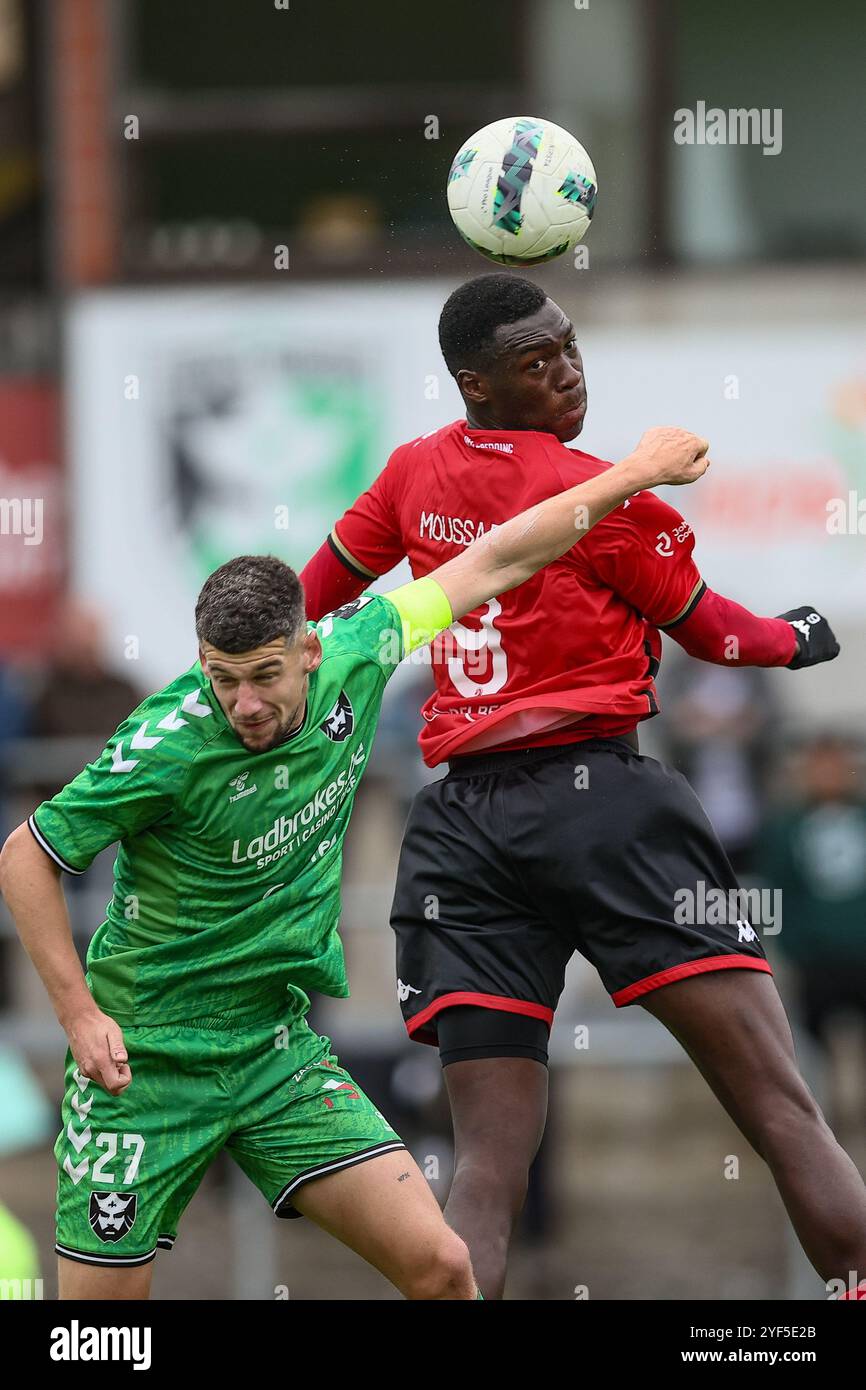 Francs Borains' Jordy Gillekens and Seraing's Pape Moussa Fall fight ...