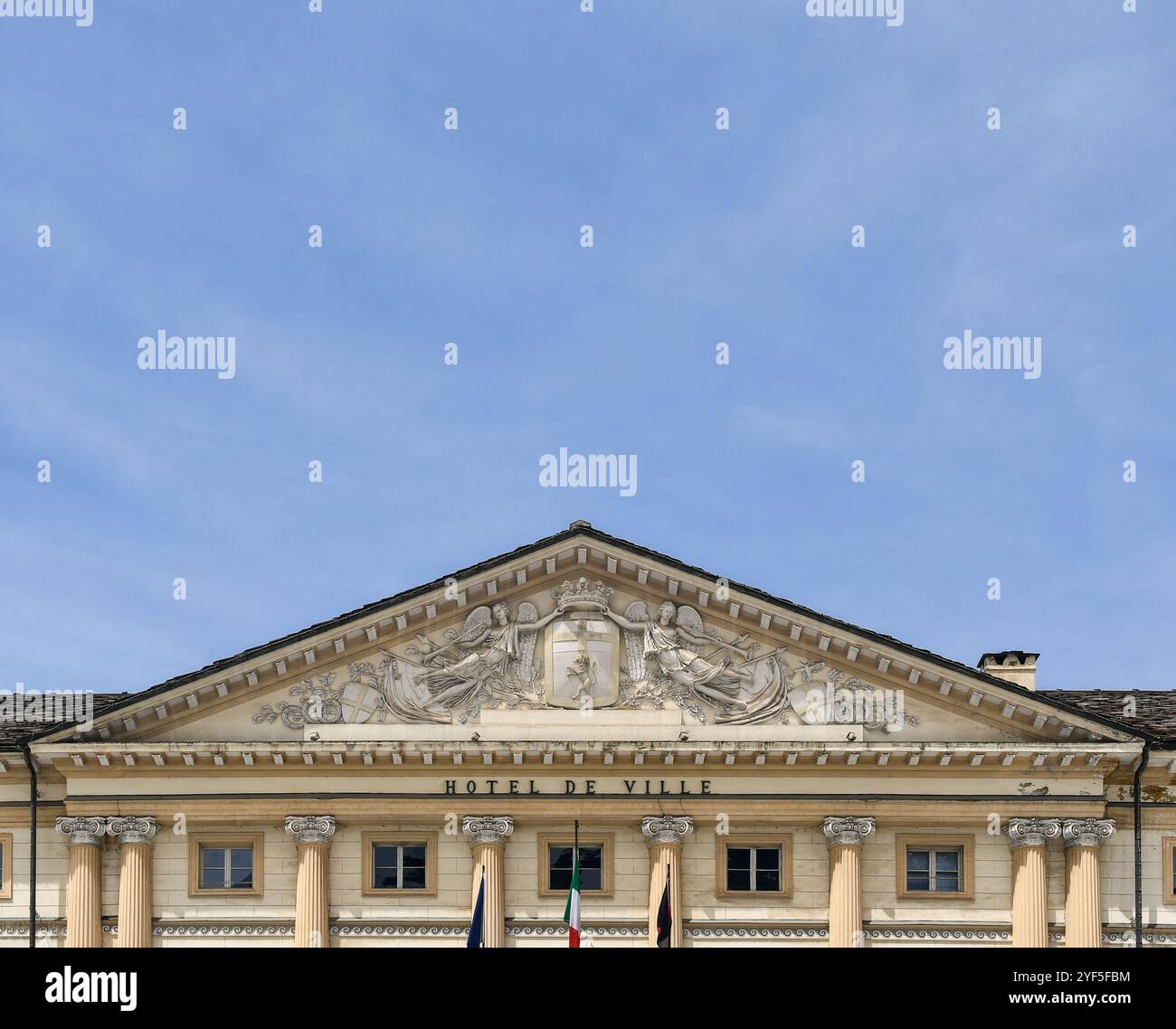 Neoclassical style stone sculptures hi-res stock photography and images ...