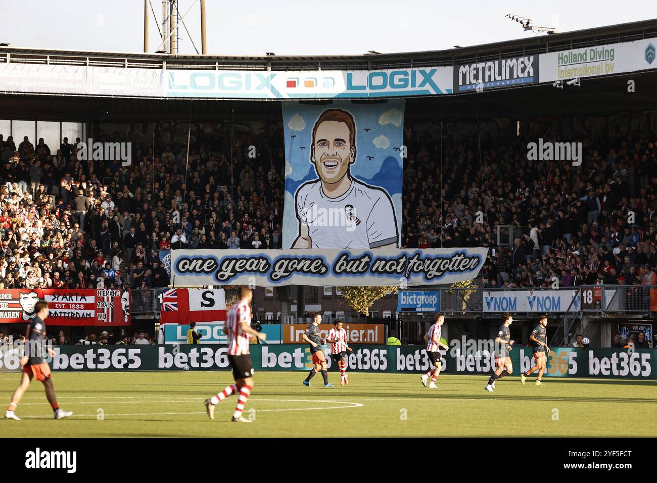 ROTTERDAM - Banner in memory of Sparta Rotterdam supporter Dennis de Graaf who died last year ...