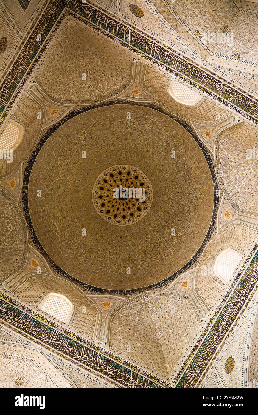Interior decoration of the cupola of the mosque of Bibi Khanum in ...