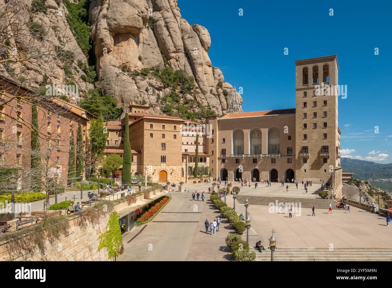 Beautiful shot montserrat mountain hi-res stock photography and images ...
