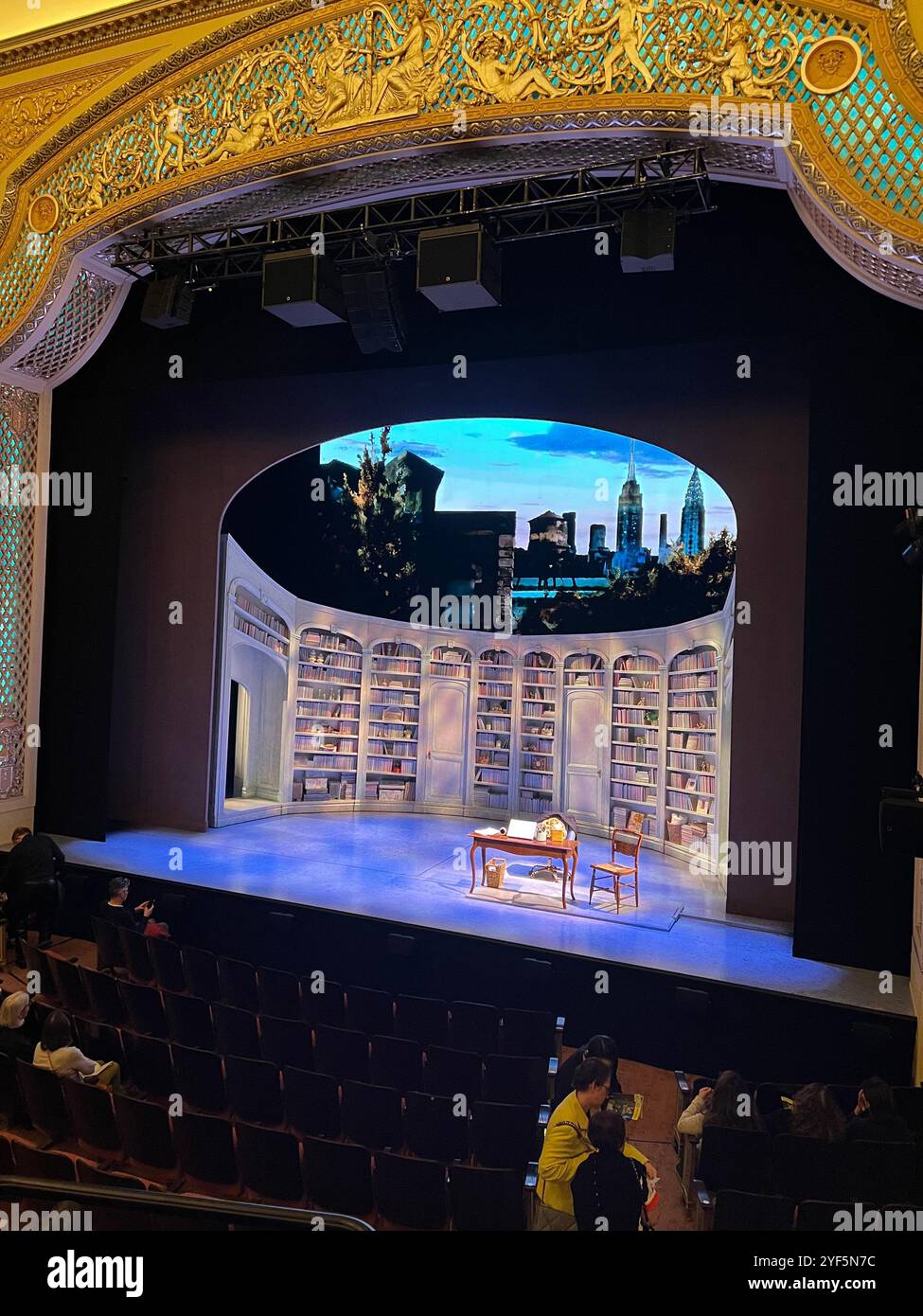 On stage set hi-res stock photography and images - Alamy