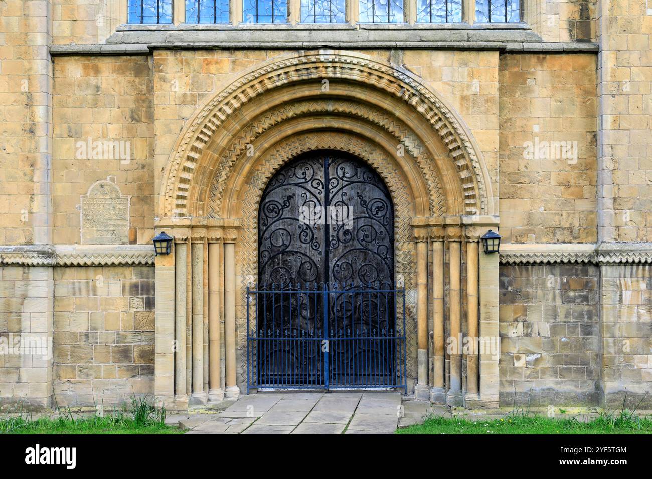 Southwell minster exterior hi-res stock photography and images - Alamy