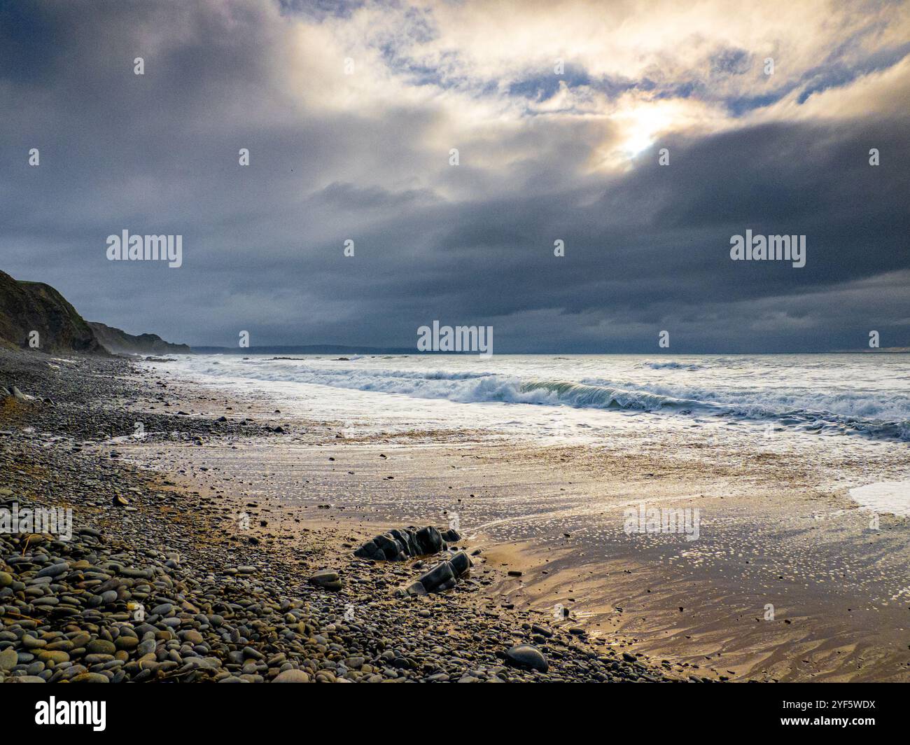 Cornwall hiking beach hi-res stock photography and images - Alamy