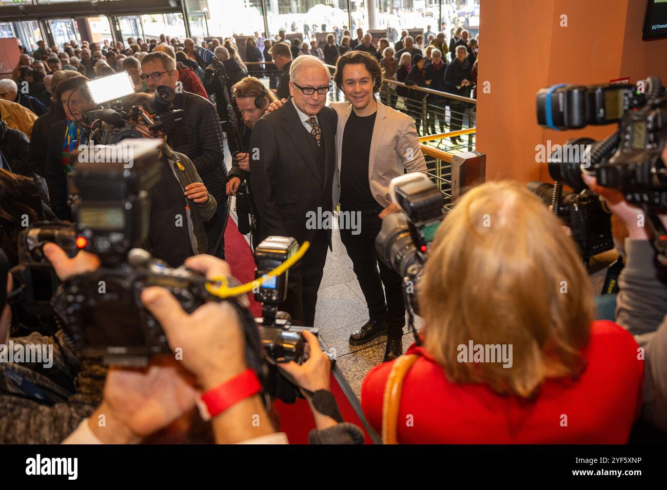 Berlin, Germany. 03rd Nov, 2024. Hans-Jürgen Schatz (l) and Michael ...