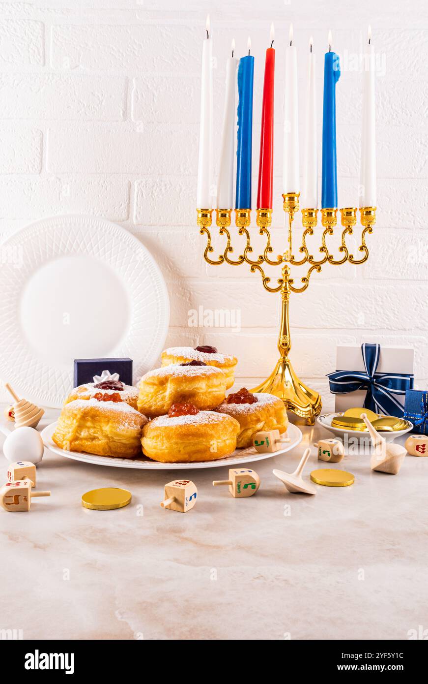 Menorah traditional treats hanukkah hi-res stock photography and images ...