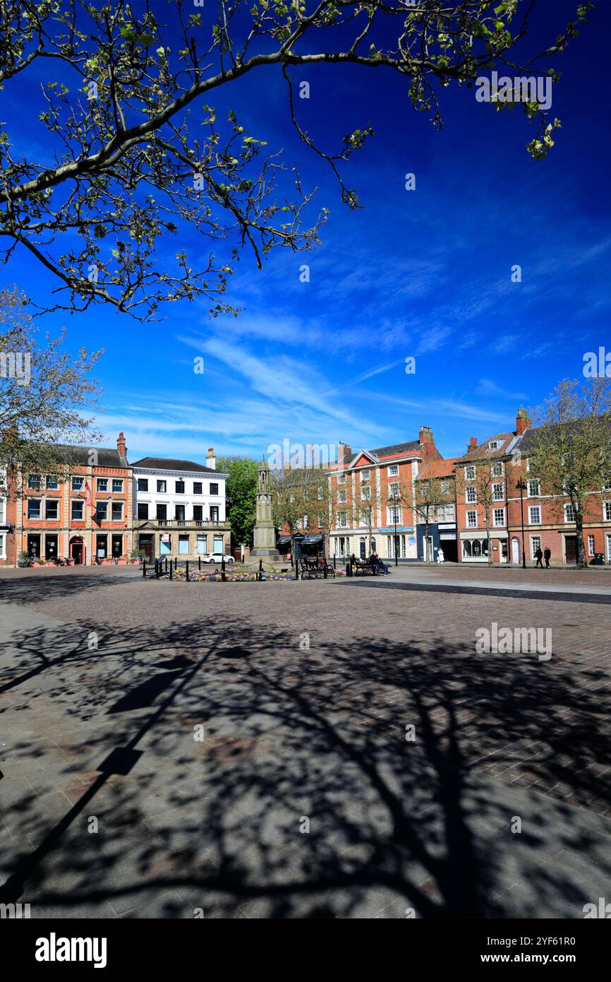 The market square and war memorial in Retford town, Bassetlaw ...