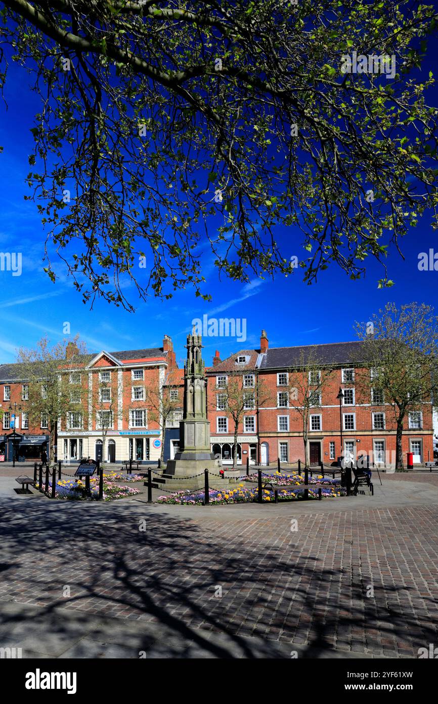 The market square and war memorial in Retford town, Bassetlaw ...