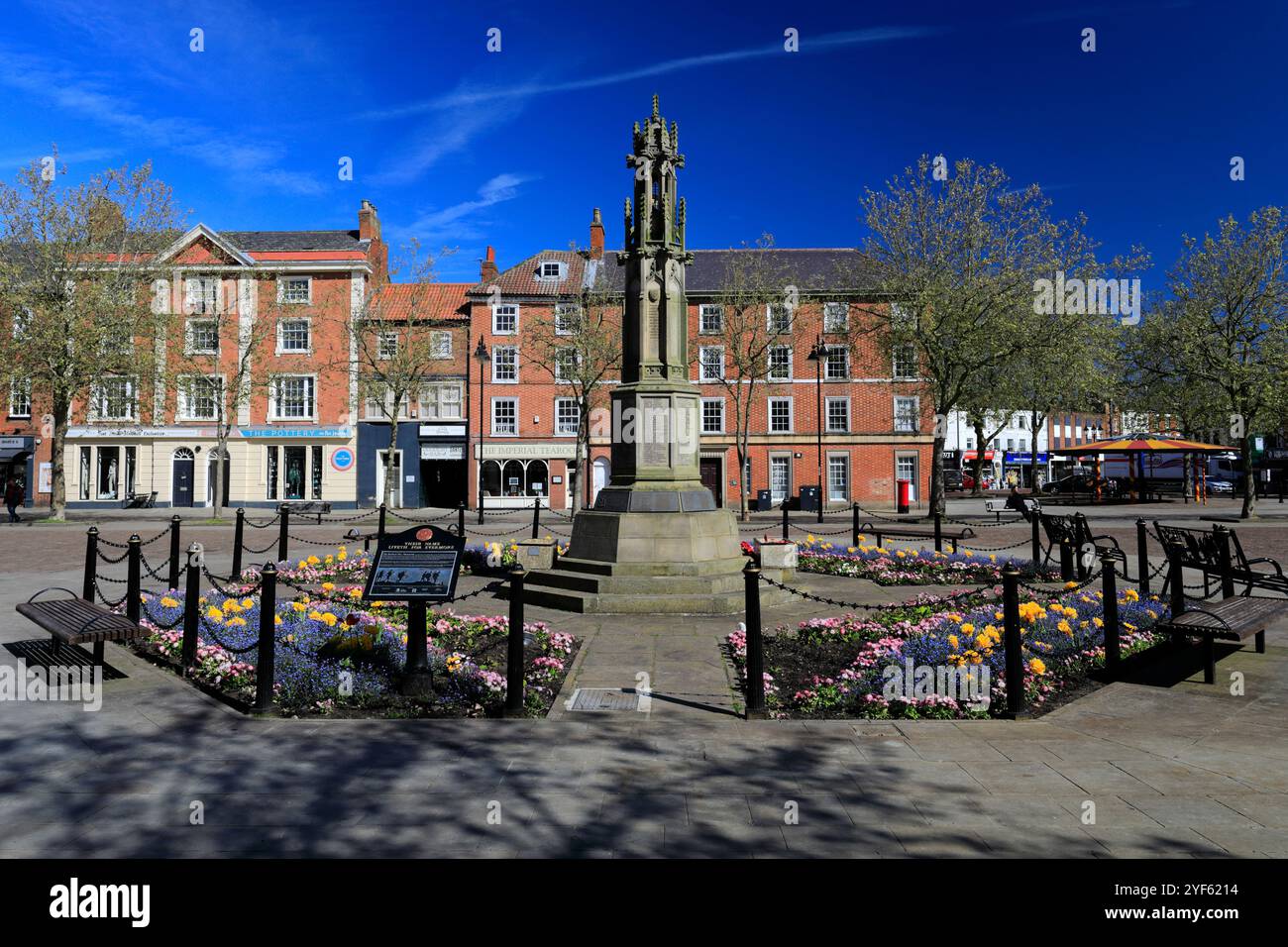 The market square and war memorial in Retford town, Bassetlaw ...