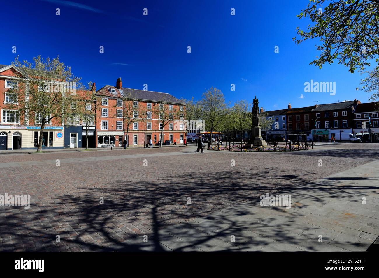 The market square and war memorial in Retford town, Bassetlaw ...