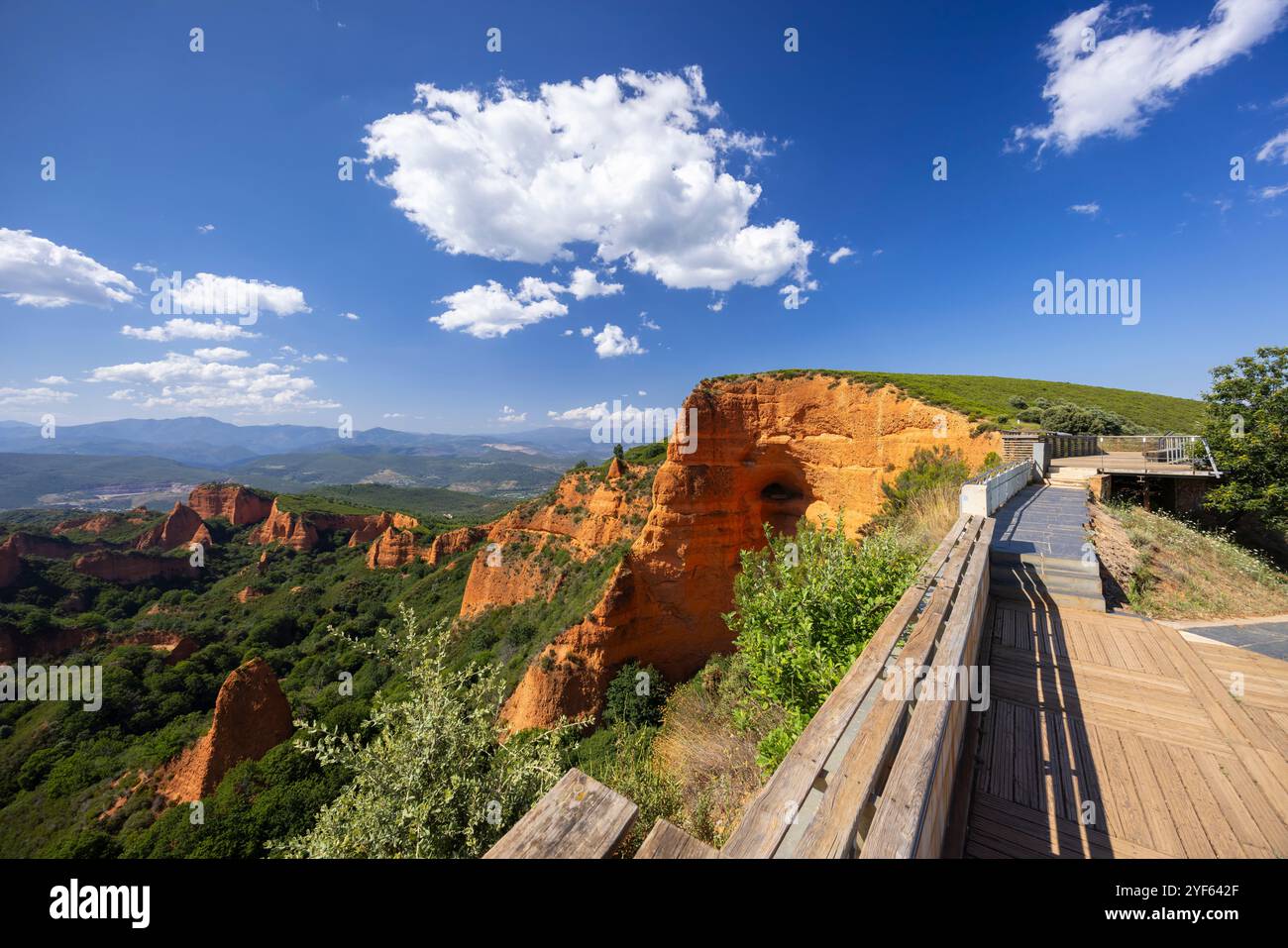 Las Medulas (Monumento Natural de Las Medulas), Roman gold-mining site ...