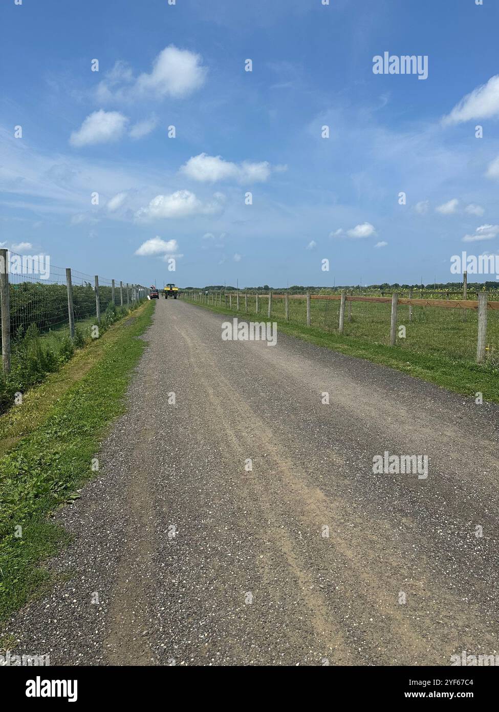 Clear farm field hi-res stock photography and images - Alamy