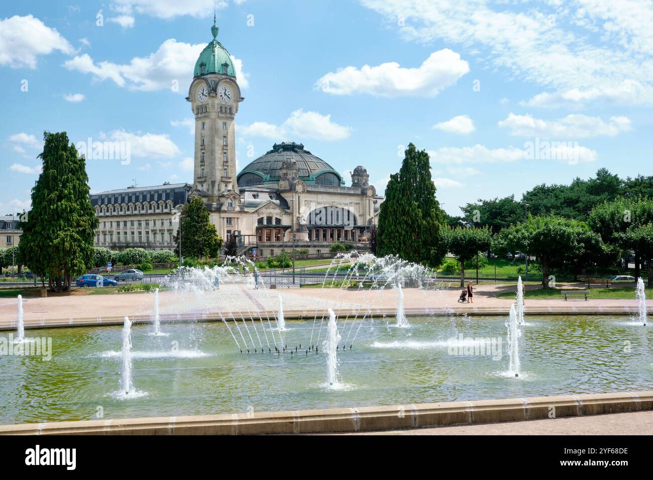 Best photo spots at limoges station hi-res stock photography and images ...