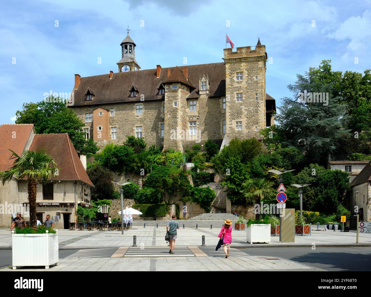 Montlucon town center images hi-res stock photography and images - Alamy