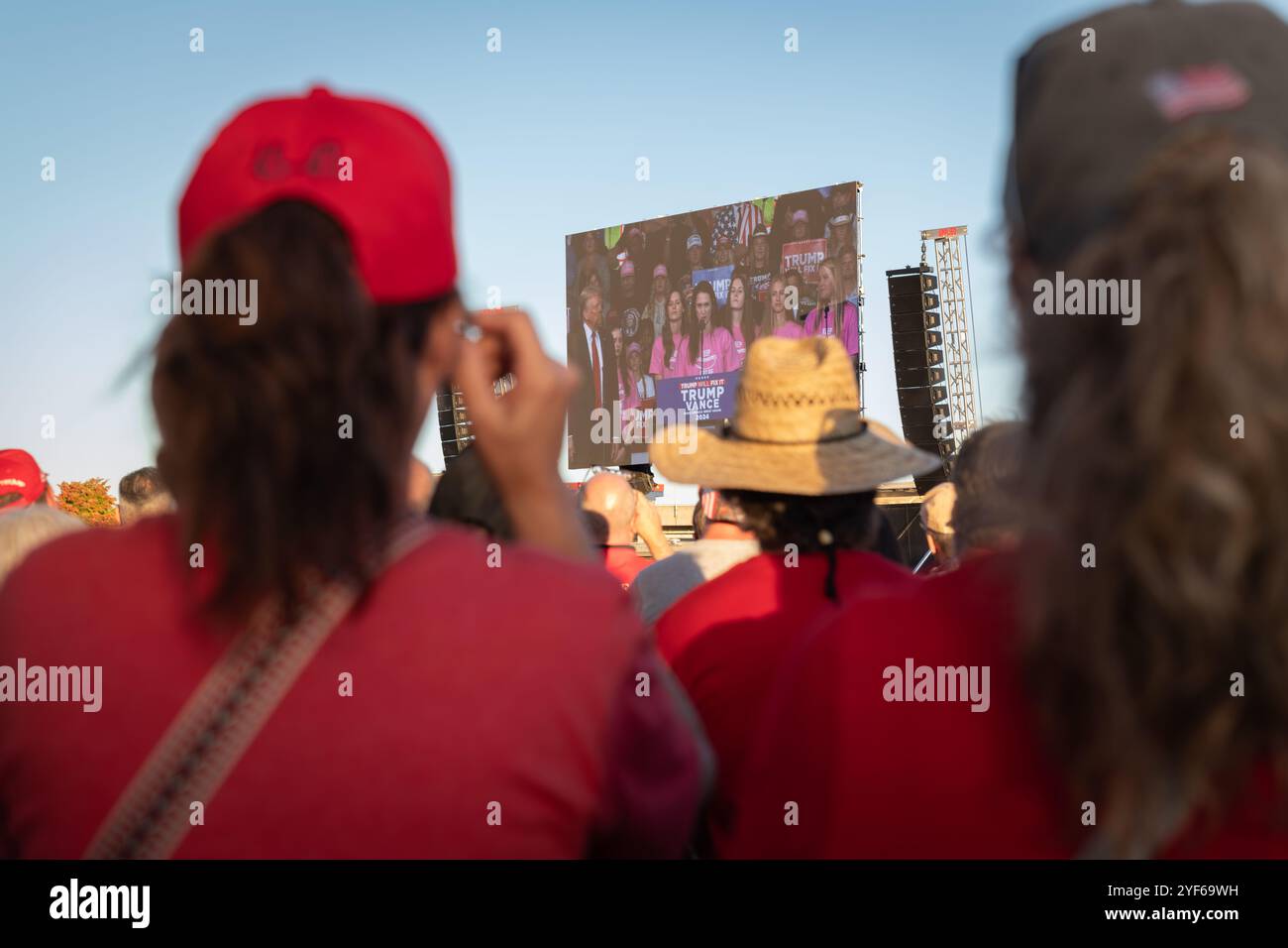 Red vitriol hi-res stock photography and images - Alamy