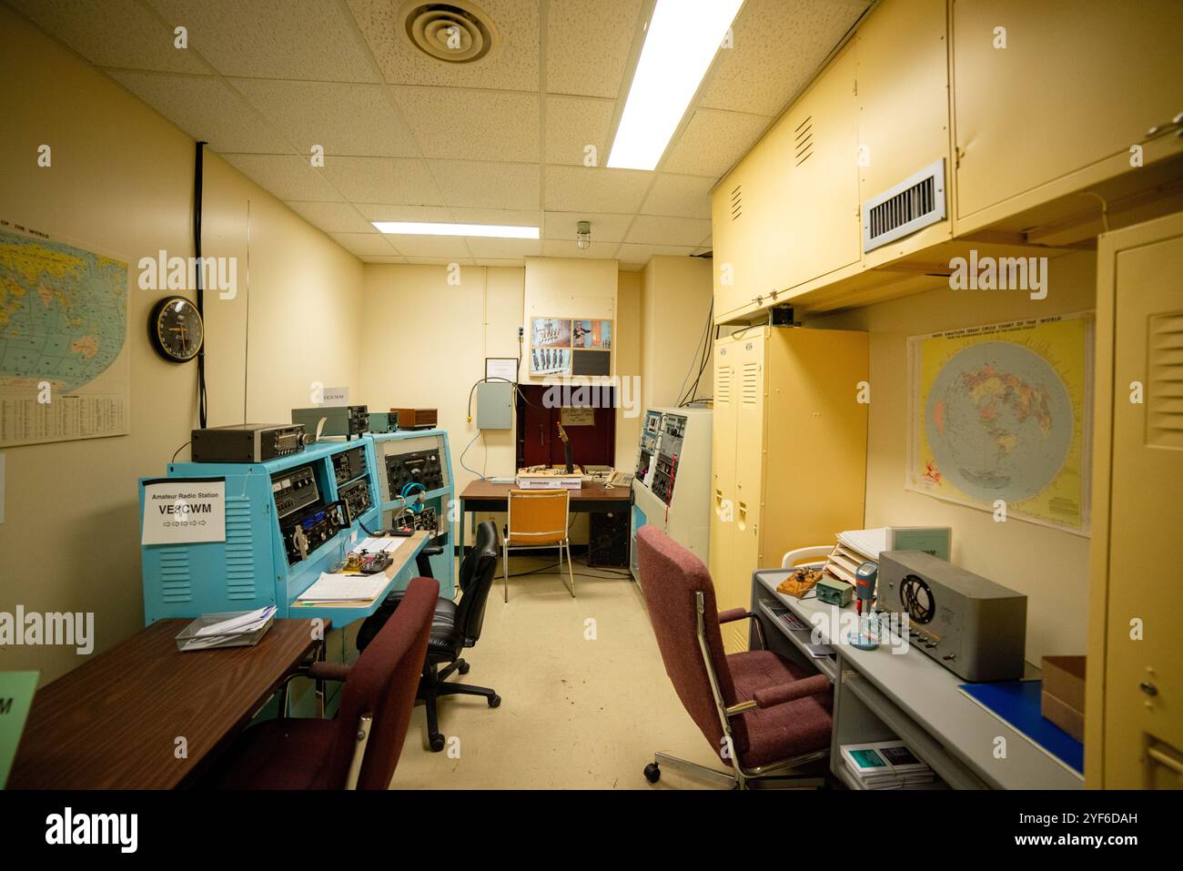 Military amateur radio station hi-res stock photography and images - Alamy