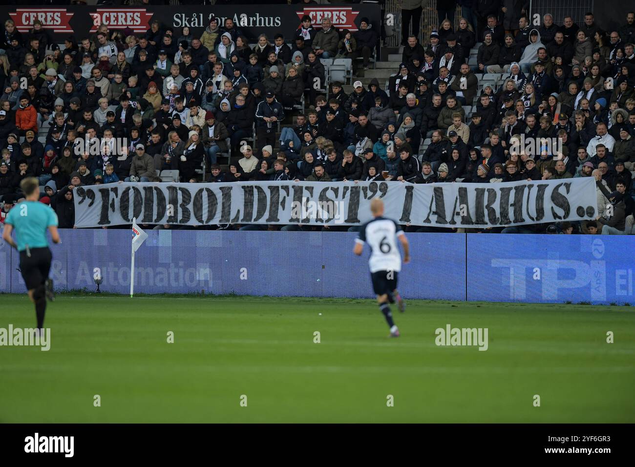 AGF Fans expressed their frustrations by having different messages come ...