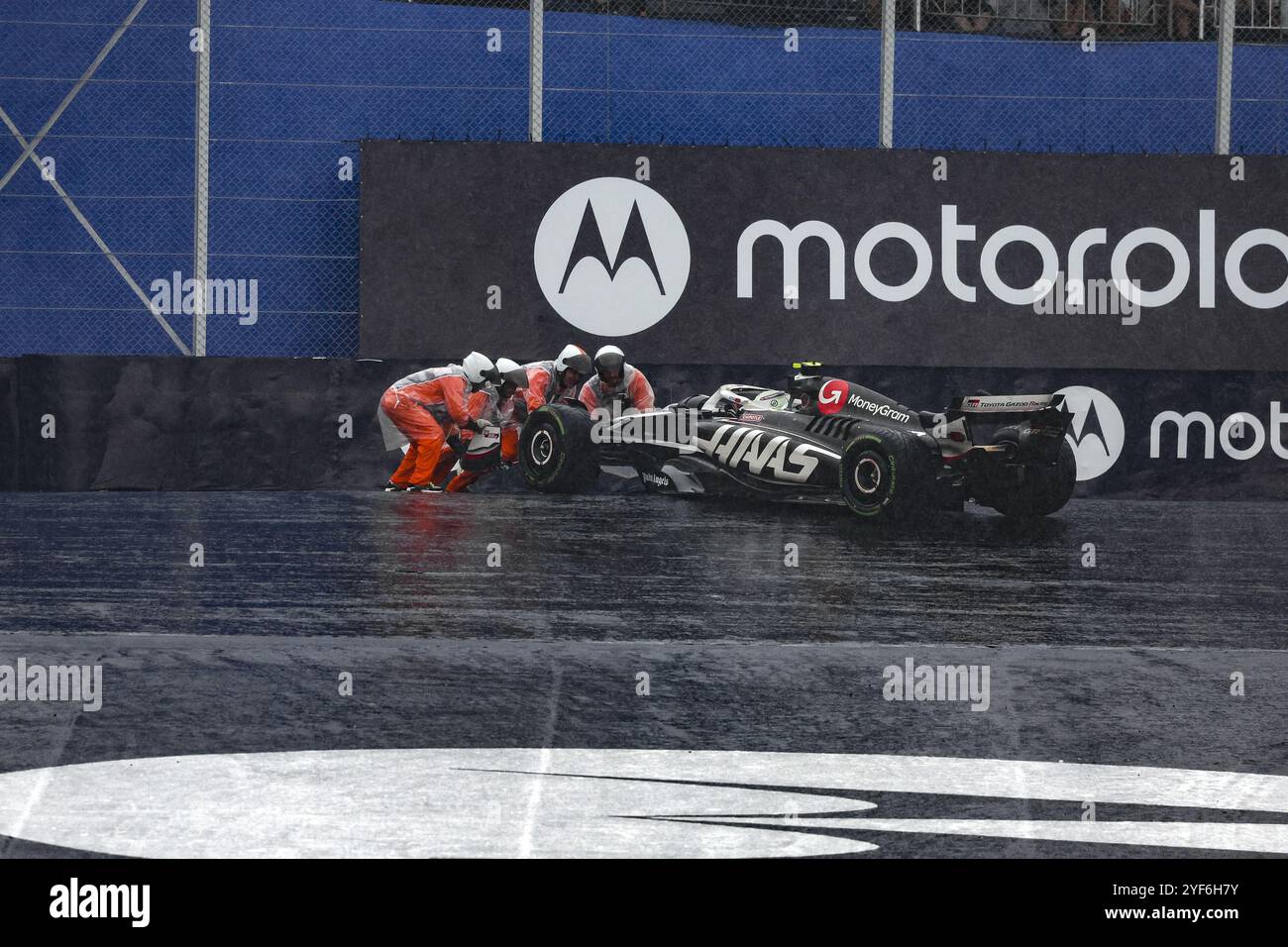 27 HULKENBERG Nico (ger), Haas F1 Team VF-24 Ferrari, action with ...