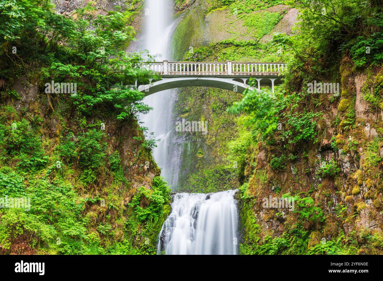 The columbia river gorge scenic view hi-res stock photography and ...