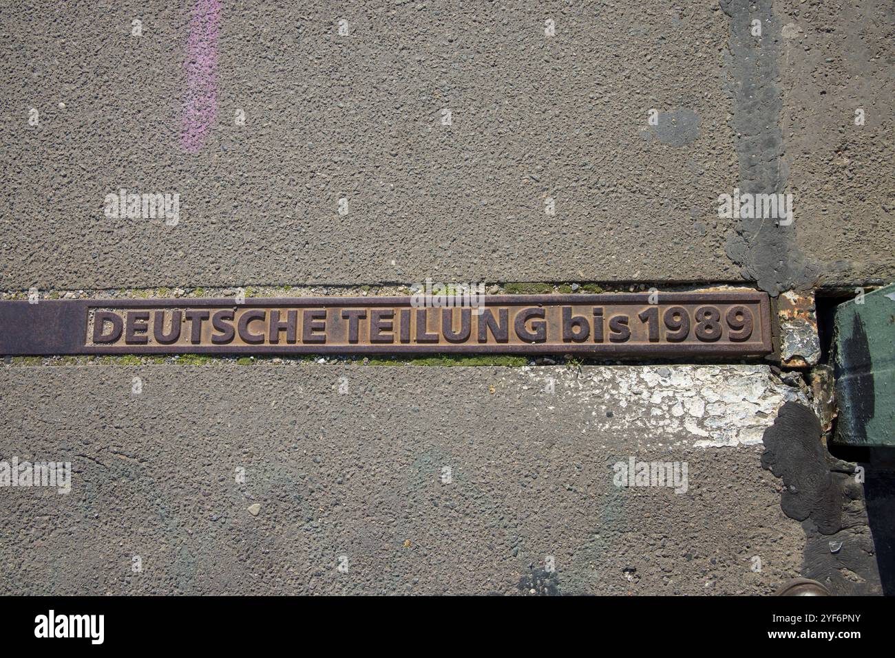 Bridge of unity einheit hi-res stock photography and images - Alamy