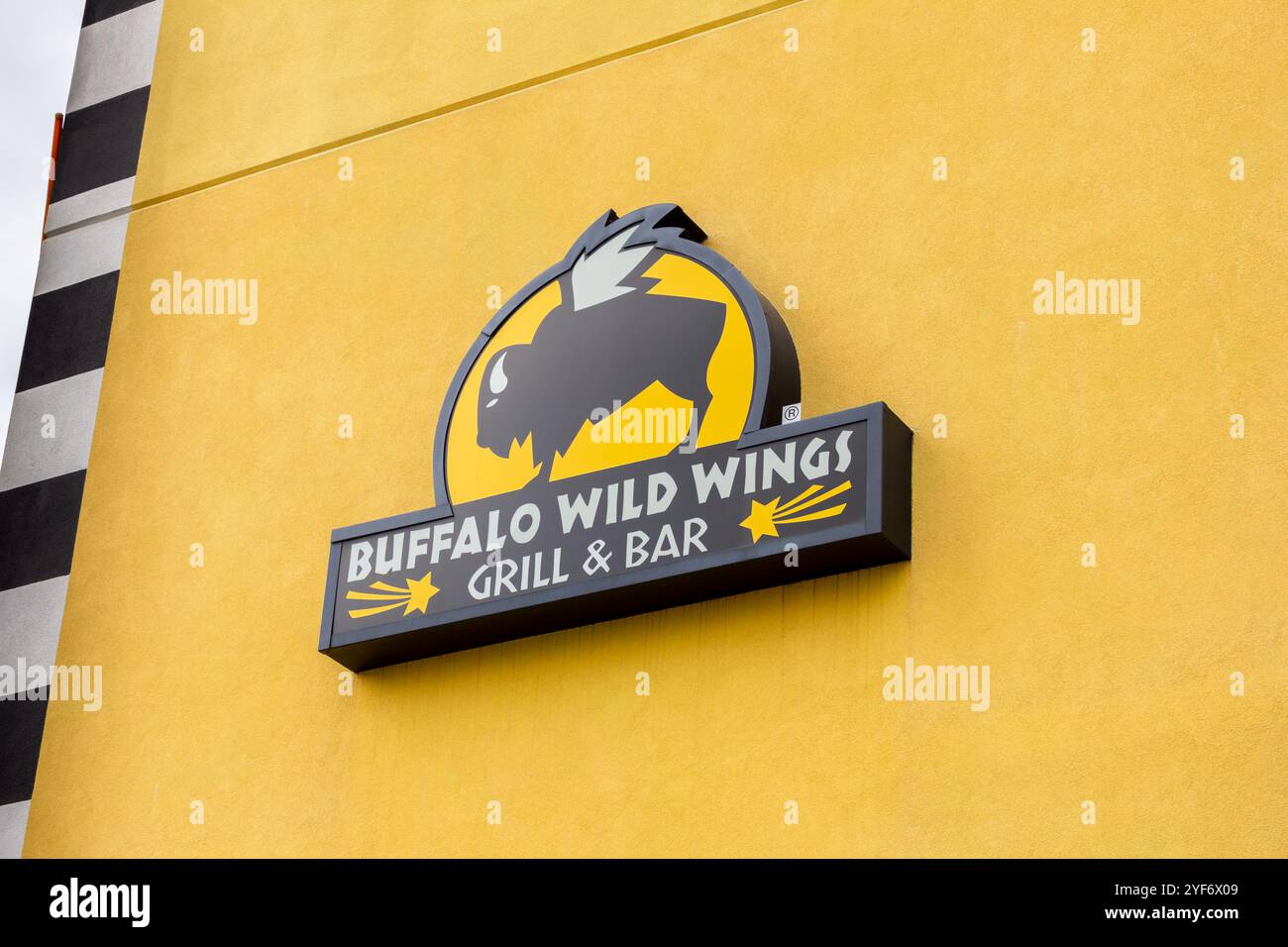 Buffalo wild wings hi-res stock photography and images - Alamy