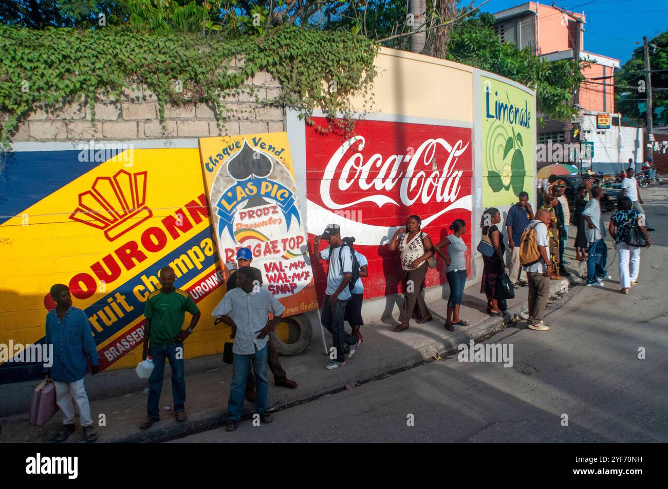Street scene in Port au Prince city center, Haiti Stock Photo - Alamy