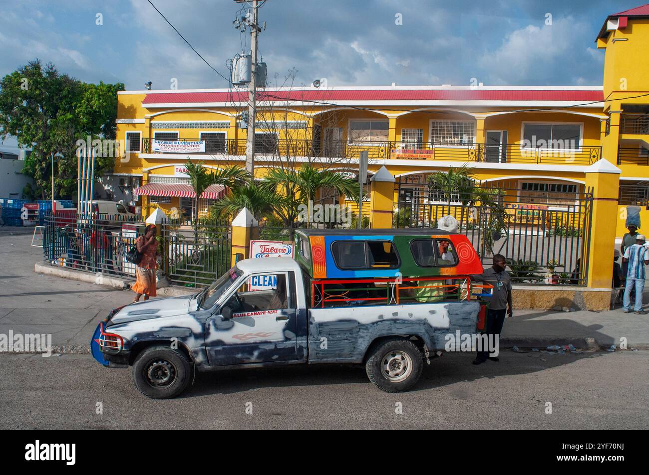 Tap tap taxi, Port au Prince, Haiti Stock Photo - Alamy