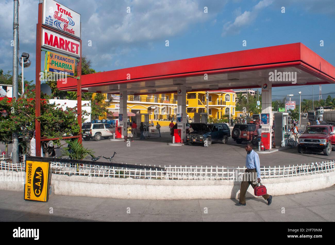 Petrol station in Port au Prince city center, Haiti Stock Photo - Alamy