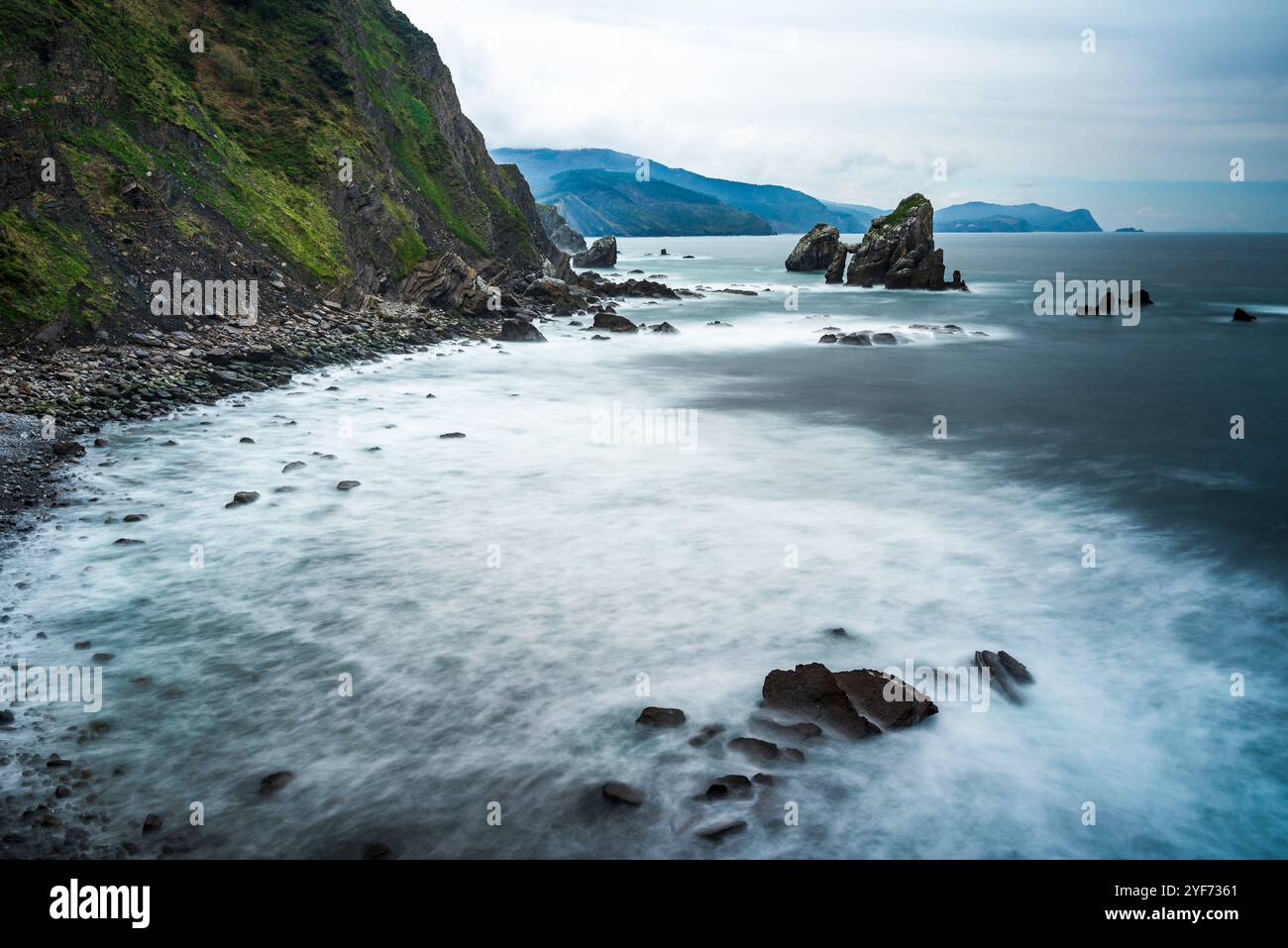 Rugged coastal ocean views waves hi-res stock photography and images ...