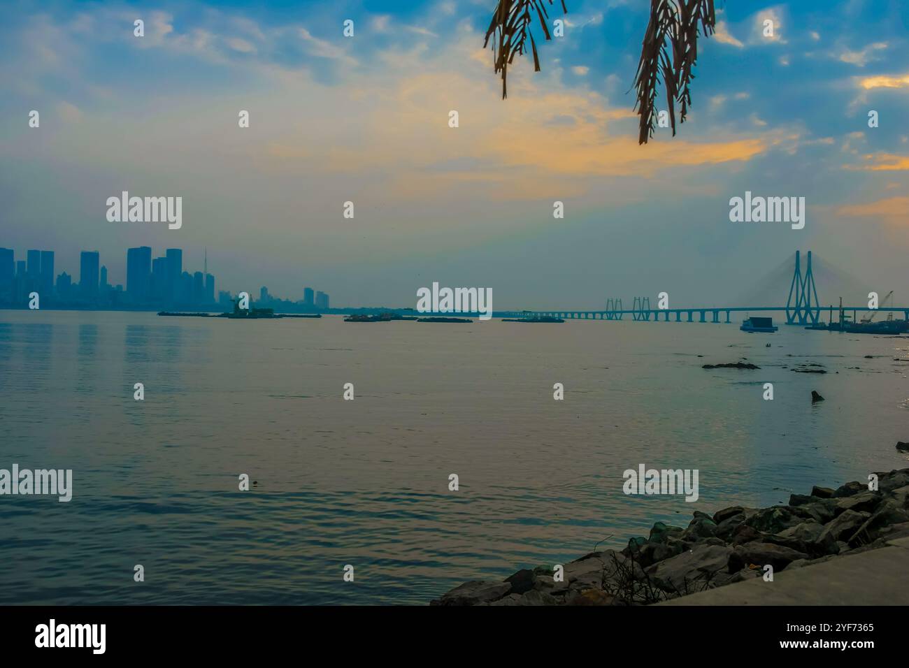 Mumbai bandra bandstand hi-res stock photography and images - Alamy