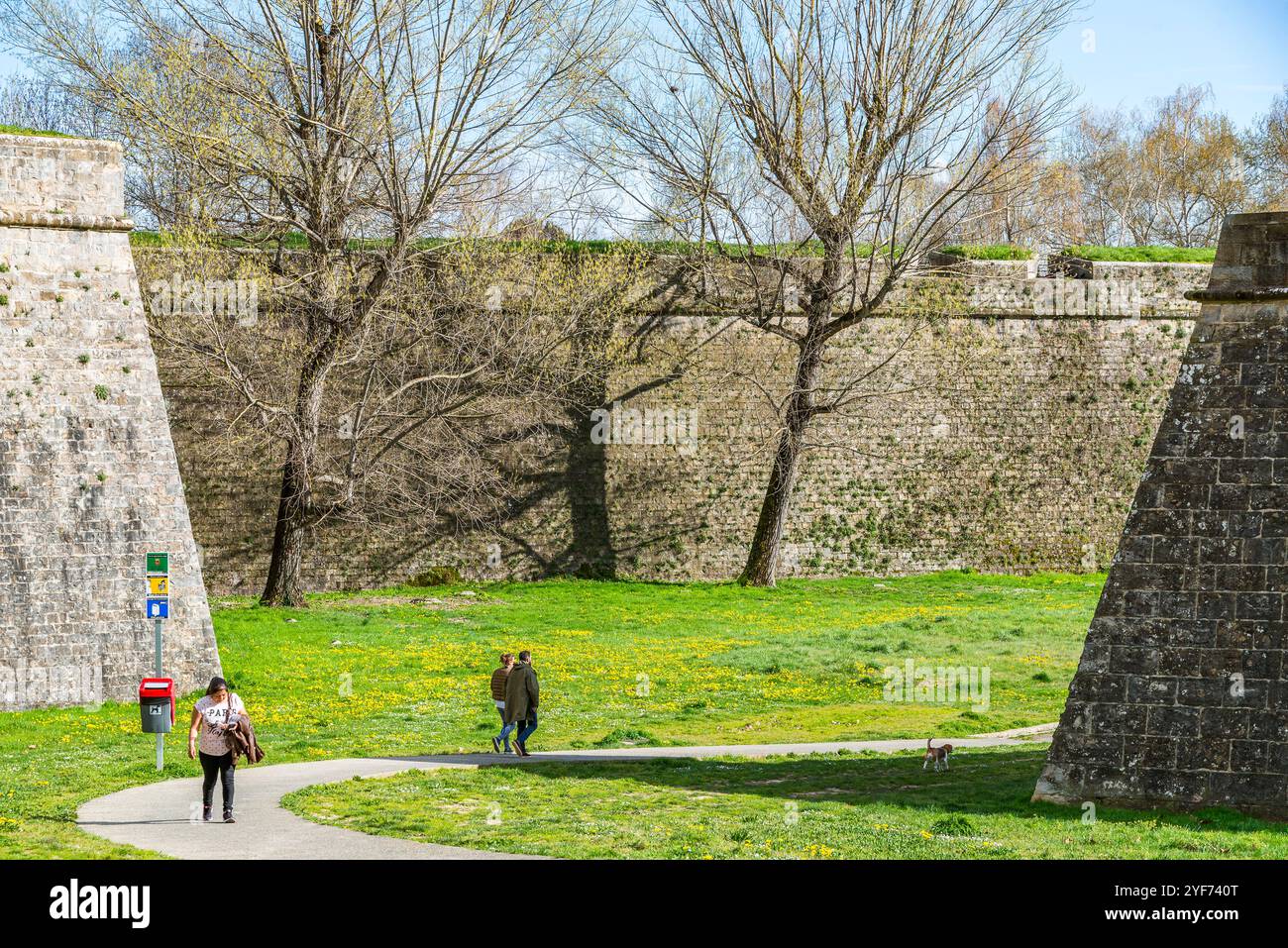 Citadel Park, Ramparts of the Old Town of Pamplona Stock Photo - Alamy