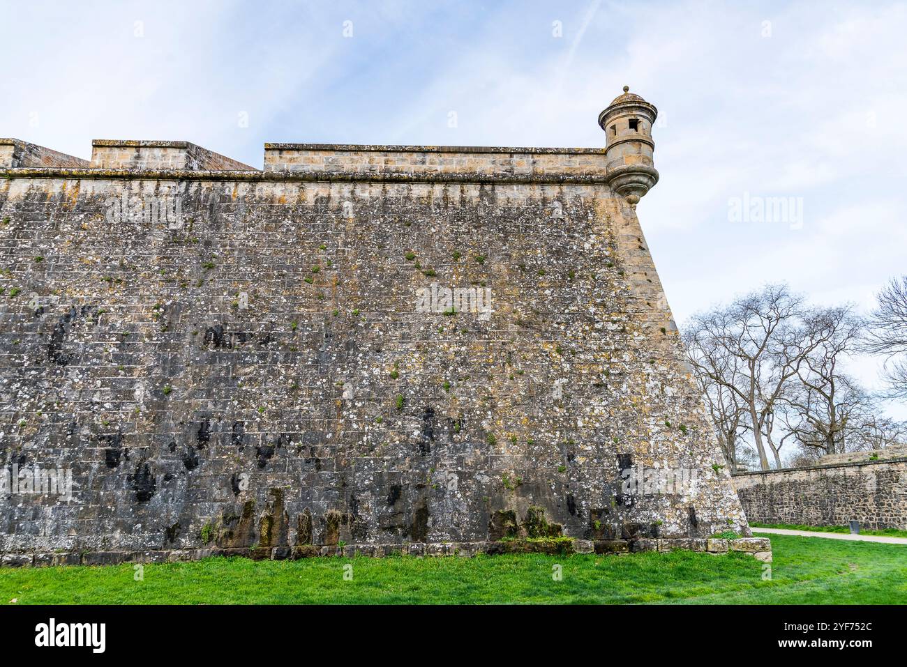 Ramparts walk experience hi-res stock photography and images - Alamy